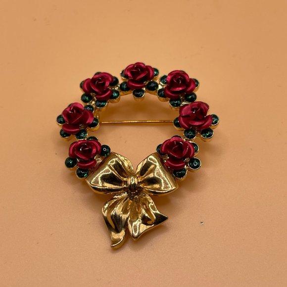 Avon | Jewelry | B26 Avon Signed Vintage Rose Wreath | Poshmark